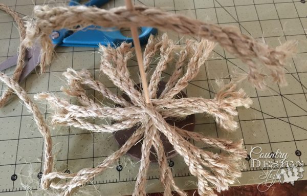 How to Make a Rope Christmas Tree Shaggy Style! - Country Design Style