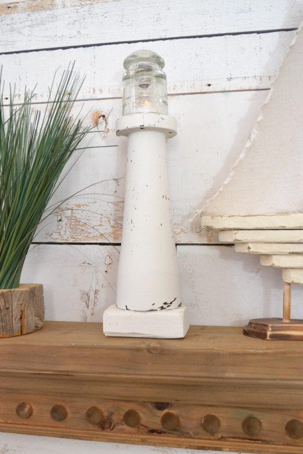DIY Lighthouse made with a spindle - Country Design Style