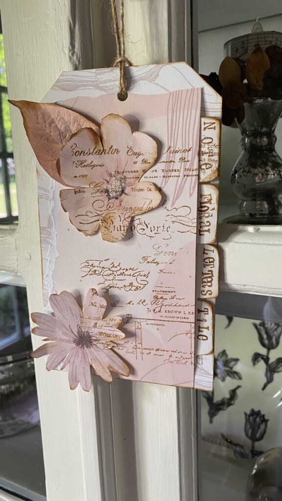 Sliding Tag with Folder Tabs - Country Design Style